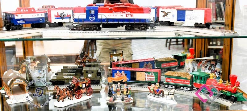 Greenville Public Library displays Lee Stanley electric trains | My ...